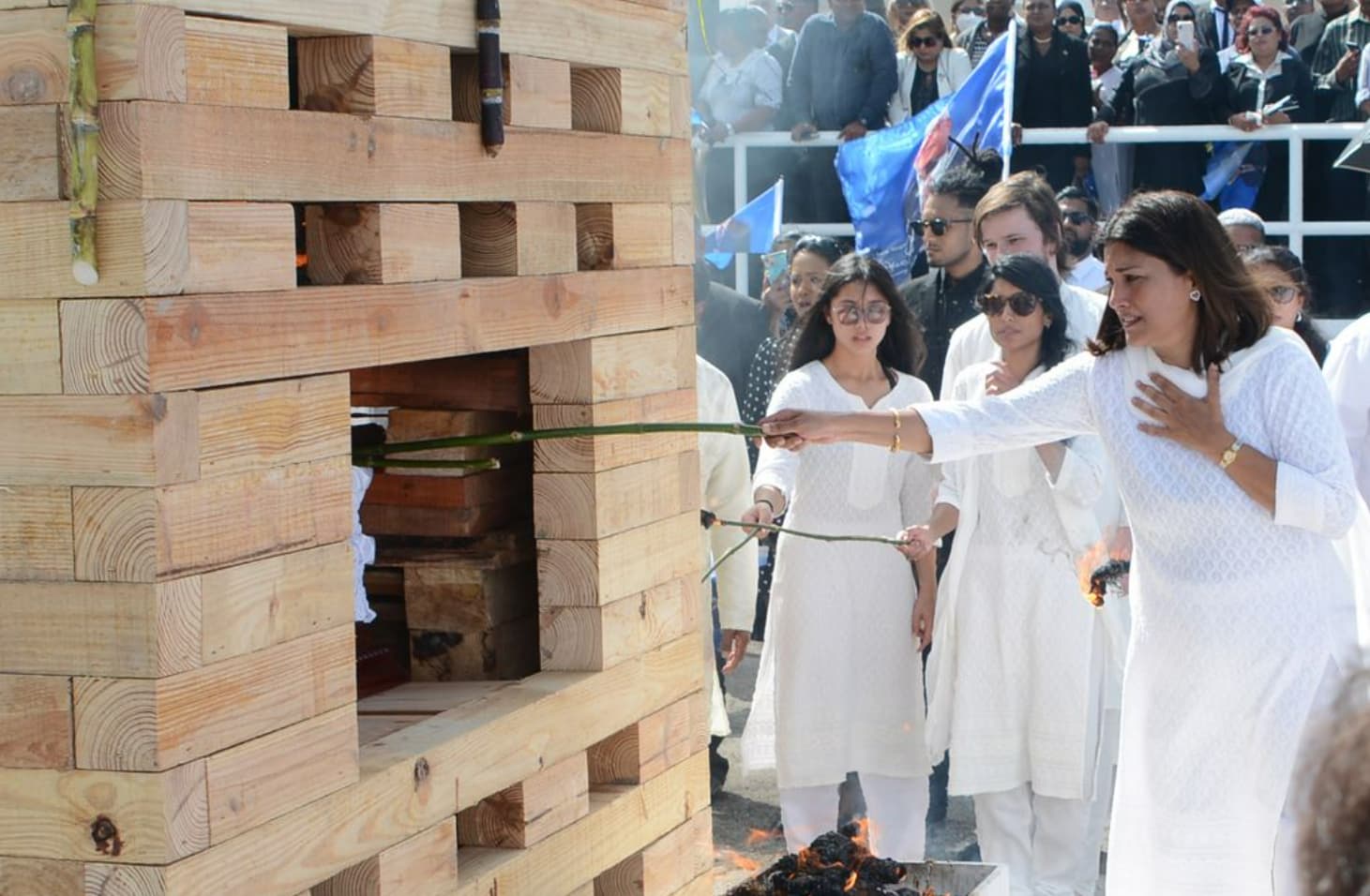 Breaking traditions: Daughters perform final rites of Trinidad's Ex-PM ...