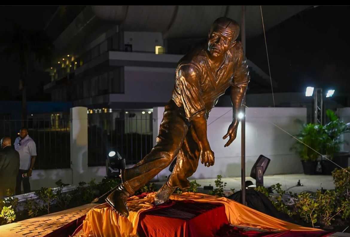Legendary Cricketer Sir Griffith honoured in Kensington Oval, statue ...