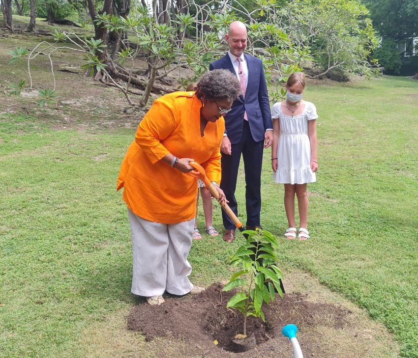 Barbados PM Mia Mottley describes COP26 as "Vital Meeting" - WIC News